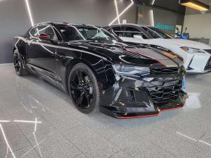 Melns Chevrolet Camaro 2022 Šauļi, ar dzinēja tilpumu 3.60 L un nobraukumu 60 tūkst. km par 29645 €, foto 3 vietnē AUTOMOTO.COM.LV
