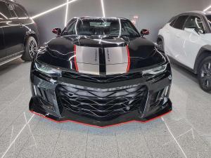 Melns Chevrolet Camaro 2022 Šauļi, ar dzinēja tilpumu 3.60 L un nobraukumu 60 tūkst. km par 29645 €, foto 4 vietnē AUTOMOTO.COM.LV
