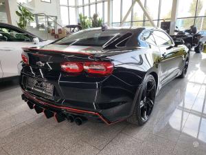 Melns Chevrolet Camaro 2022 Šauļi, ar dzinēja tilpumu 3.60 L un nobraukumu 60 tūkst. km par 29645 €, foto 8 vietnē AUTOMOTO.COM.LV