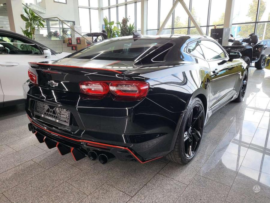 Melns Chevrolet Camaro 2022 Šauļi, ar dzinēja tilpumu 3.60 L un nobraukumu 60 tūkst. km par 29645 €, foto 8 vietnē AUTOMOTO.COM.LV