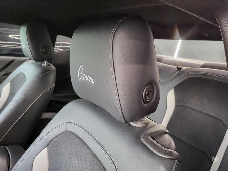 Melns Chevrolet Camaro 2022 Šauļi, ar dzinēja tilpumu 3.60 L un nobraukumu 60 tūkst. km par 29645 €, foto 13 vietnē AUTOMOTO.COM.LV
