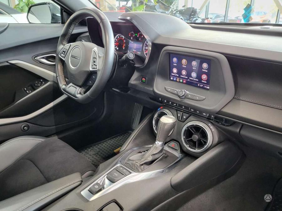 Melns Chevrolet Camaro 2022 Šauļi, ar dzinēja tilpumu 3.60 L un nobraukumu 60 tūkst. km par 29645 €, foto 15 vietnē AUTOMOTO.COM.LV
