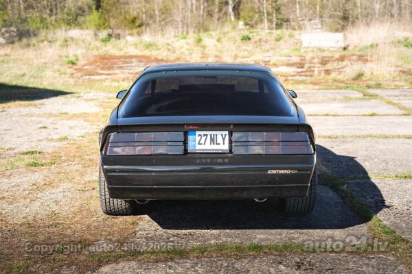 Melns Chevrolet Camaro 1988 Rapla, ar dzinēja tilpumu 0.00 L un nobraukumu 0 tūkst. km par 11900 €, foto 7 vietnē AUTOMOTO.COM.LV