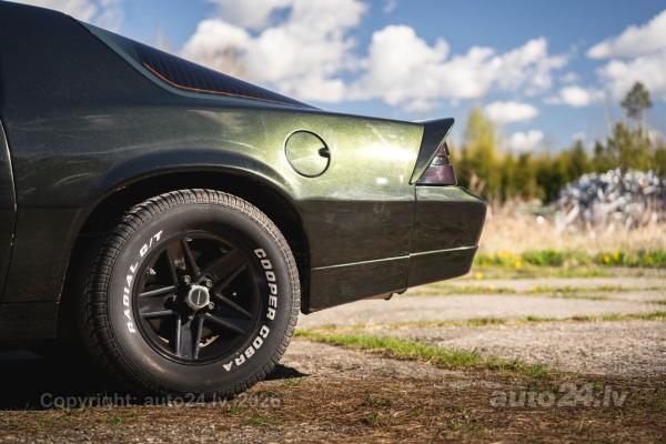Melns Chevrolet Camaro 1988 Rapla, ar dzinēja tilpumu 0.00 L un nobraukumu 0 tūkst. km par 11900 €, foto 9 vietnē AUTOMOTO.COM.LV