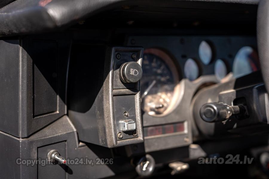 Melns Chevrolet Camaro 1988 Rapla, ar dzinēja tilpumu 0.00 L un nobraukumu 0 tūkst. km par 11900 €, foto 24 vietnē AUTOMOTO.COM.LV