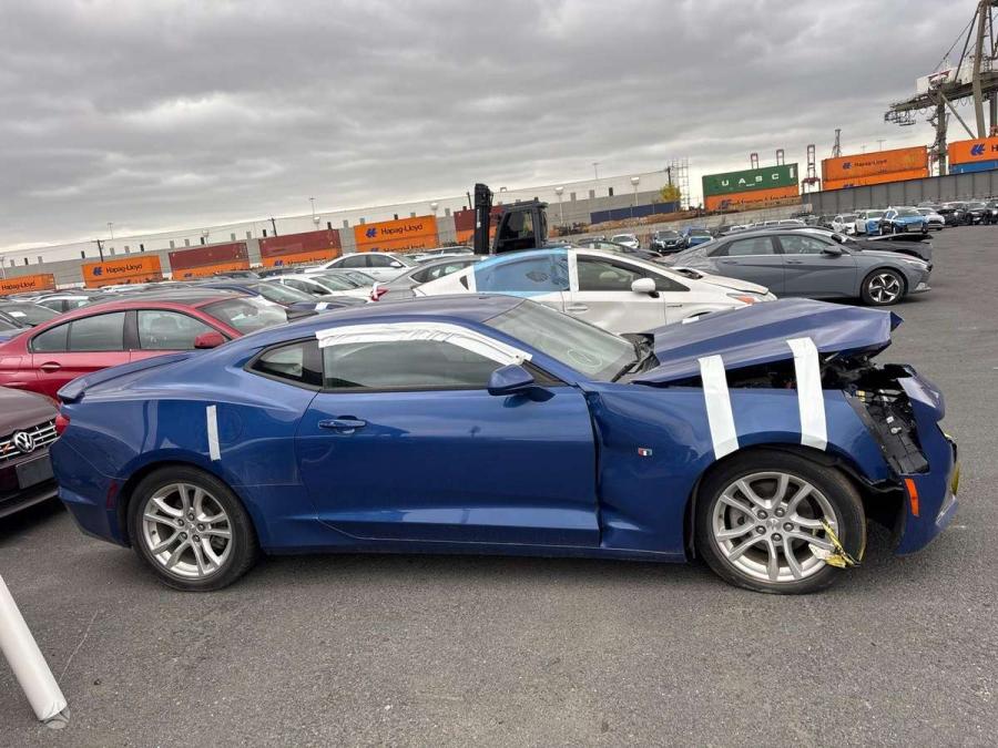 Blue Chevrolet Camaro 2021 in Ukmerge, with an engine capacity of 2.00 L and mileage of 89 thousand km for 10990 €, photo 5 on AUTOMOTO.COM.LV