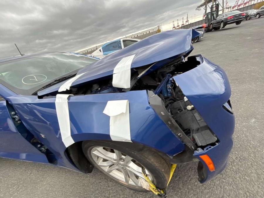Blue Chevrolet Camaro 2021 in Ukmerge, with an engine capacity of 2.00 L and mileage of 89 thousand km for 10990 €, photo 8 on AUTOMOTO.COM.LV