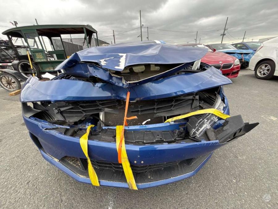 Blue Chevrolet Camaro 2021 in Ukmerge, with an engine capacity of 2.00 L and mileage of 89 thousand km for 10990 €, photo 11 on AUTOMOTO.COM.LV