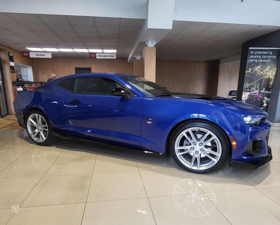 Blue Chevrolet Camaro 2024 in Siauliai, with an engine capacity of 3.60 L and mileage of 46 thousand km for 28000 €, photo 6 on AUTOMOTO.COM.LV