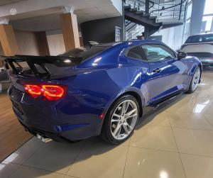 Blue Chevrolet Camaro 2024 in Siauliai, with an engine capacity of 3.60 L and mileage of 46 thousand km for 28000 €, photo 8 on AUTOMOTO.COM.LV