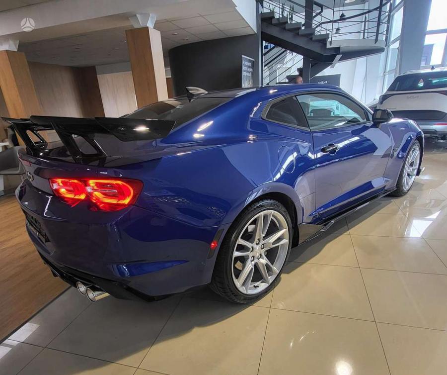 Blue Chevrolet Camaro 2024 in Siauliai, with an engine capacity of 3.60 L and mileage of 46 thousand km for 28000 €, photo 8 on AUTOMOTO.COM.LV