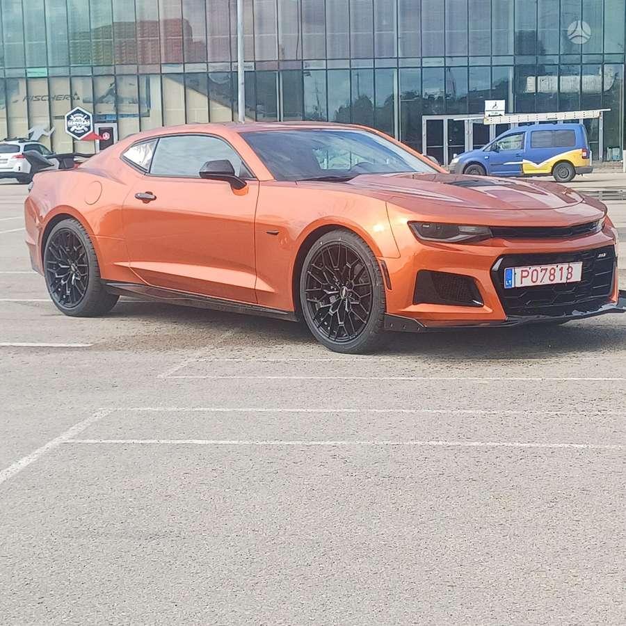Brūns Chevrolet Camaro 2022 Šauļi, ar dzinēja tilpumu 2.00 L un nobraukumu 74 tūkst. km par 26900 €, foto 4 vietnē AUTOMOTO.COM.LV