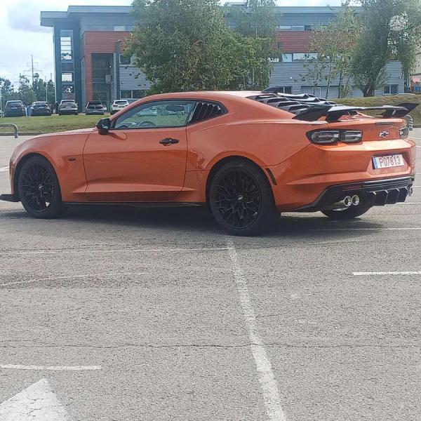 Brūns Chevrolet Camaro 2022 Šauļi, ar dzinēja tilpumu 2.00 L un nobraukumu 74 tūkst. km par 26900 €, foto 8 vietnē AUTOMOTO.COM.LV