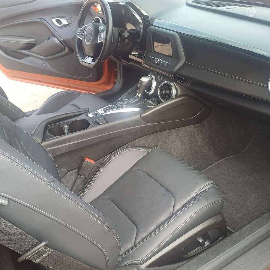 Brūns Chevrolet Camaro 2022 Šauļi, ar dzinēja tilpumu 2.00 L un nobraukumu 74 tūkst. km par 26900 €, foto 19 vietnē AUTOMOTO.COM.LV
