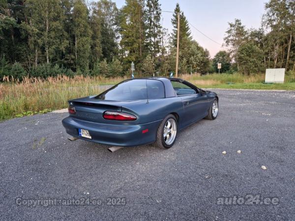 Zaļš Chevrolet Camaro 1996 Tallina, ar dzinēja tilpumu 5.70 L un nobraukumu 146 tūkst. km par 12900 €, foto 8 vietnē AUTOMOTO.COM.LV
