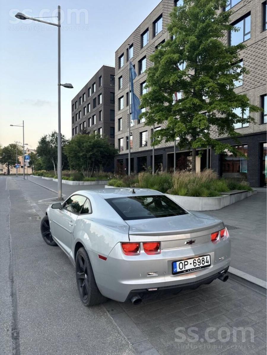 Pelēks Chevrolet Camaro 2011 Rīga, ar dzinēja tilpumu 3.60 L un nobraukumu 211 tūkst. km par 11000 €, foto 1 vietnē AUTOMOTO.COM.LV