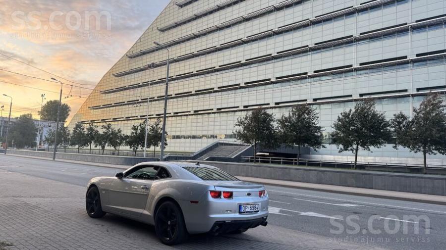 Pelēks Chevrolet Camaro 2011 Rīga, ar dzinēja tilpumu 3.60 L un nobraukumu 211 tūkst. km par 11000 €, foto 8 vietnē AUTOMOTO.COM.LV
