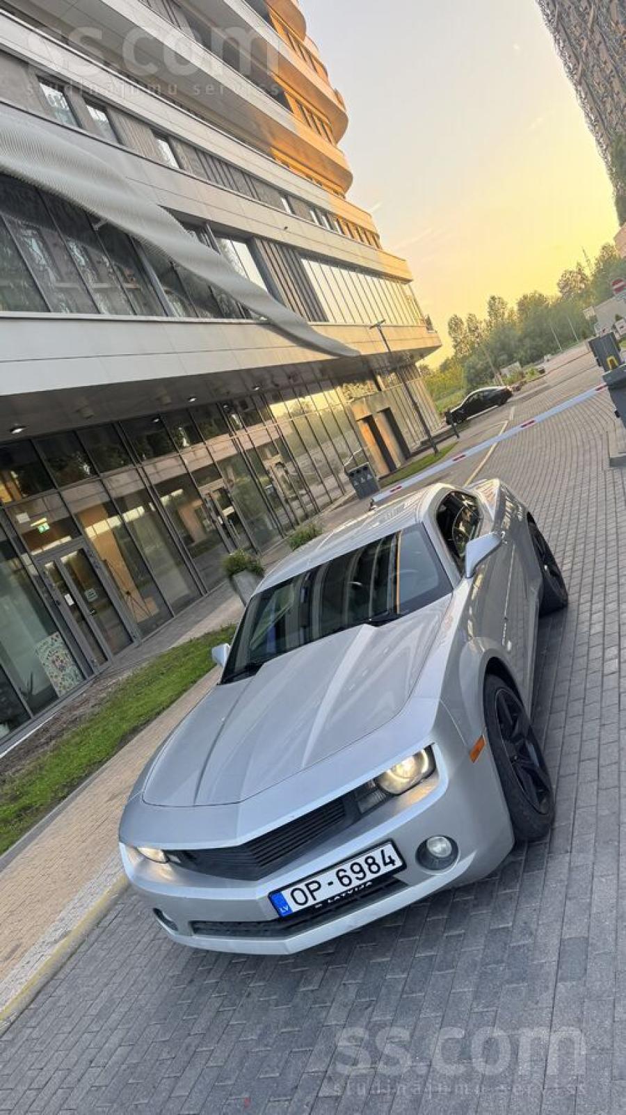 Pelēks Chevrolet Camaro 2011 Rīga, ar dzinēja tilpumu 3.60 L un nobraukumu 211 tūkst. km par 11000 €, foto 14 vietnē AUTOMOTO.COM.LV