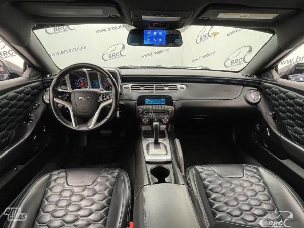 Pelēks Chevrolet Camaro 2013 Avižieniai, ar dzinēja tilpumu 3.60 L un nobraukumu 183 tūkst. km par 17900 €, foto 3 vietnē AUTOMOTO.COM.LV