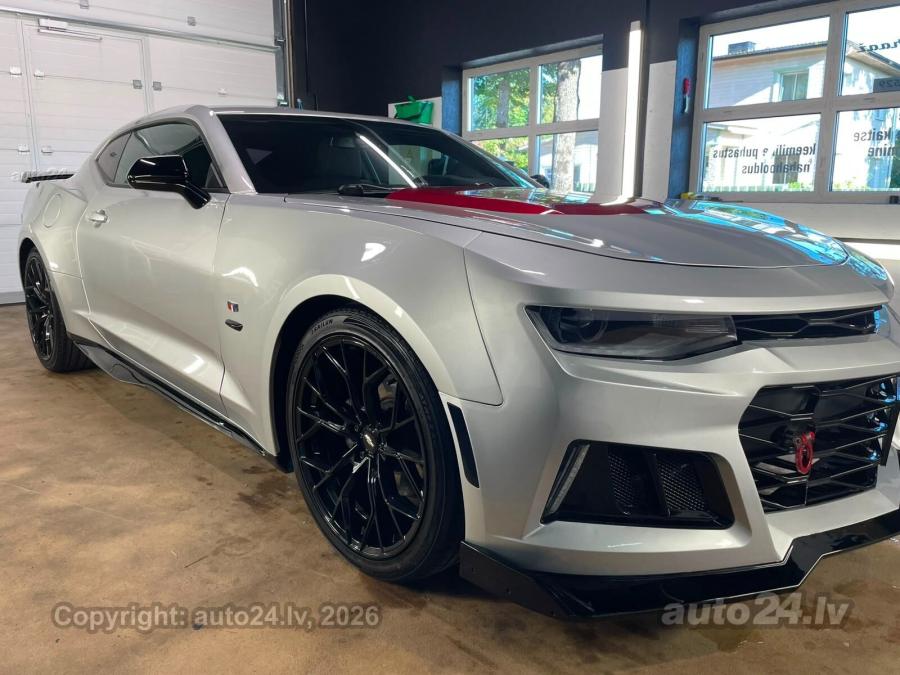 Pelēks Chevrolet Camaro 2018 Peltsamā, ar dzinēja tilpumu 2.00 L un nobraukumu 118 tūkst. km par 20000 €, foto 3 vietnē AUTOMOTO.COM.LV