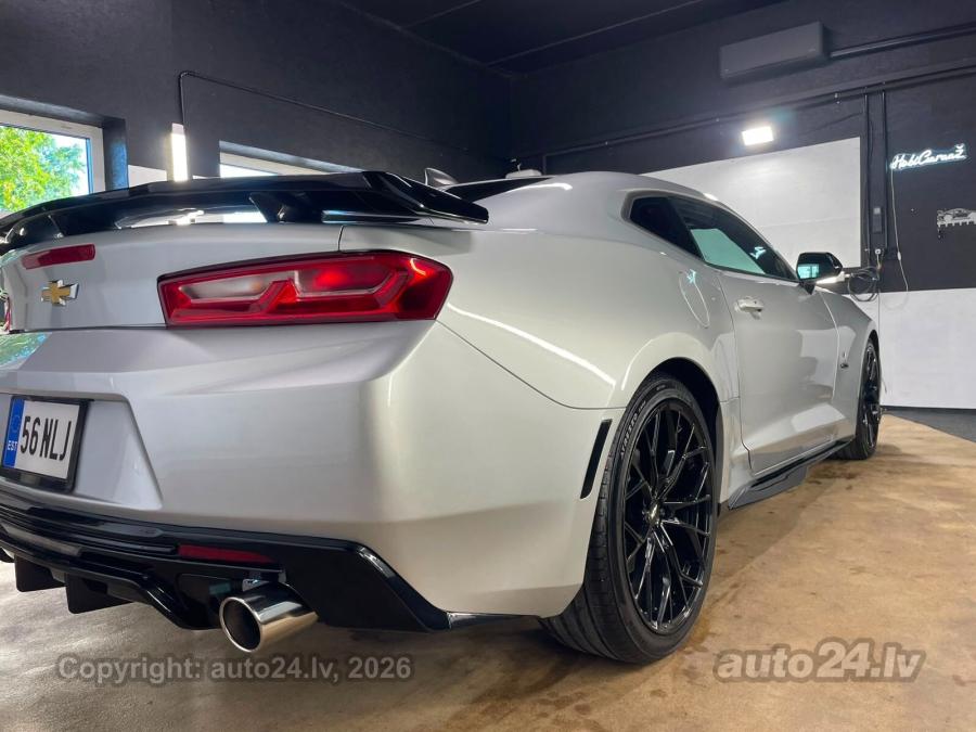 Pelēks Chevrolet Camaro 2018 Peltsamā, ar dzinēja tilpumu 2.00 L un nobraukumu 118 tūkst. km par 20000 €, foto 6 vietnē AUTOMOTO.COM.LV