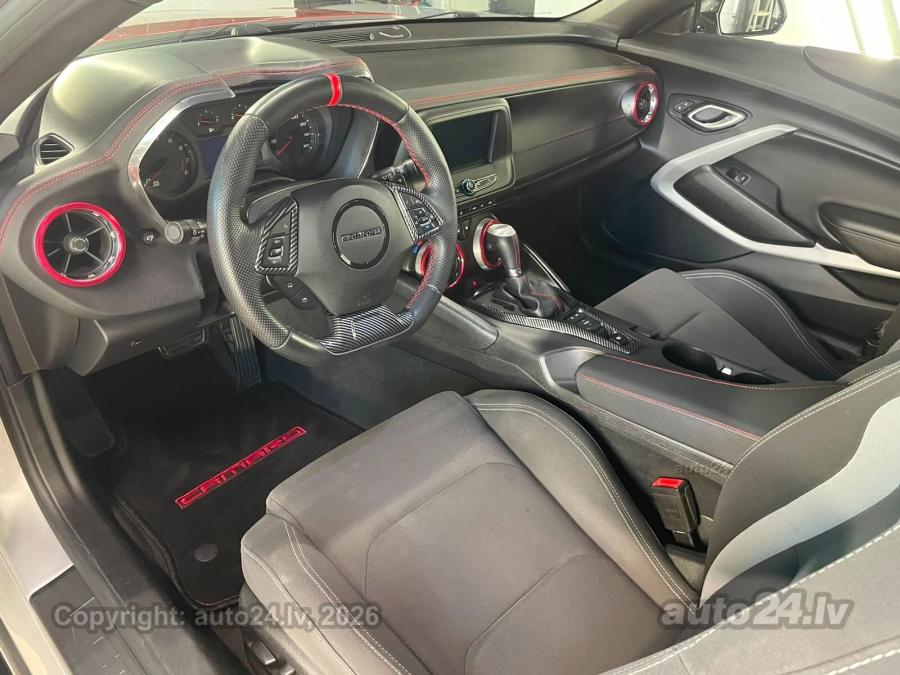 Pelēks Chevrolet Camaro 2018 Peltsamā, ar dzinēja tilpumu 2.00 L un nobraukumu 118 tūkst. km par 20000 €, foto 7 vietnē AUTOMOTO.COM.LV
