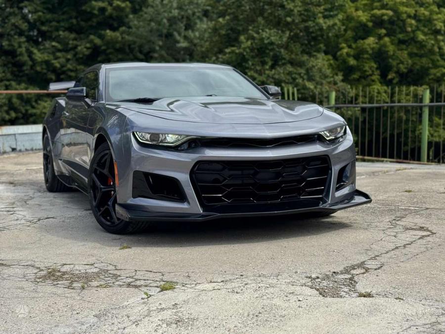 Grey Chevrolet Camaro 2019 in Vilnius, with an engine capacity of 2.00 L and mileage of 141 thousand km for 18900 €, photo 10 on AUTOMOTO.COM.LV