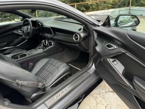 Grey Chevrolet Camaro 2019 in Vilnius, with an engine capacity of 2.00 L and mileage of 141 thousand km for 18900 €, photo 19 on AUTOMOTO.COM.LV