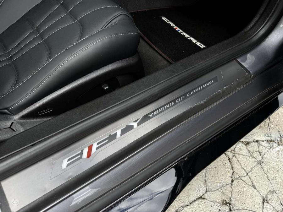 Grey Chevrolet Camaro 2019 in Vilnius, with an engine capacity of 2.00 L and mileage of 141 thousand km for 18900 €, photo 20 on AUTOMOTO.COM.LV