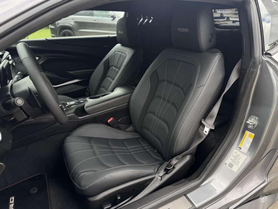 Grey Chevrolet Camaro 2019 in Vilnius, with an engine capacity of 2.00 L and mileage of 141 thousand km for 18900 €, photo 27 on AUTOMOTO.COM.LV