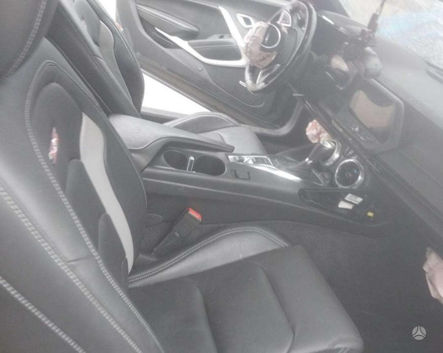 Серый Шевроле Камаро 2020 в Каунас, объемом двигателя 6.20 л и пробегом 25 тыс. км за 10800 €, фото 13 на AUTOMOTO.COM.LV