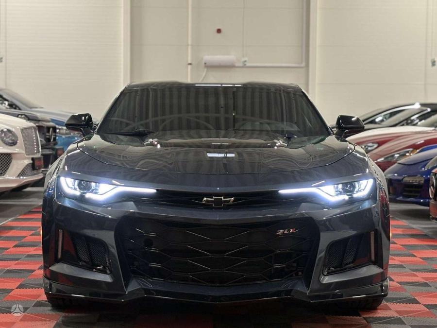 Серый Шевроле Камаро 2020 в Вильнюс, объемом двигателя 6.16 л и пробегом 33 тыс. км за 30999 €, фото 3 на AUTOMOTO.COM.LV
