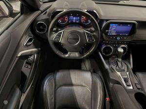 Pelēks Chevrolet Camaro 2020 Viļņa, ar dzinēja tilpumu 6.16 L un nobraukumu 33 tūkst. km par 29999 €, foto 21 vietnē AUTOMOTO.COM.LV