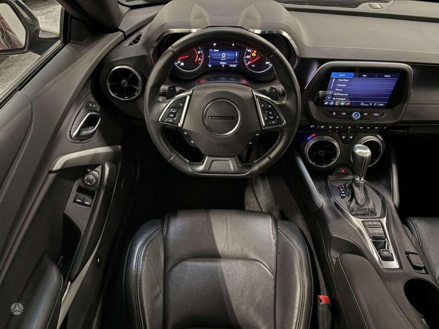 Pelēks Chevrolet Camaro 2020 Viļņa, ar dzinēja tilpumu 6.16 L un nobraukumu 33 tūkst. km par 29999 €, foto 21 vietnē AUTOMOTO.COM.LV