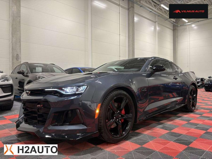 Grey Chevrolet Camaro 2020 in Vilnius, with an engine capacity of 6.16 L and mileage of 33 thousand km for 29499 €, photo 1 on AUTOMOTO.COM.LV