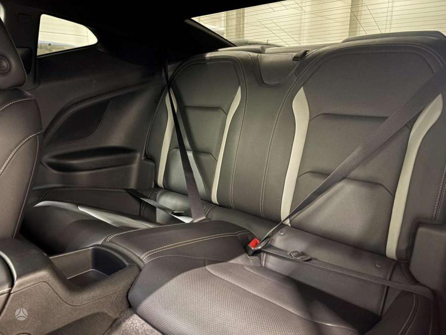 Grey Chevrolet Camaro 2020 in Vilnius, with an engine capacity of 6.16 L and mileage of 33 thousand km for 29499 €, photo 29 on AUTOMOTO.COM.LV