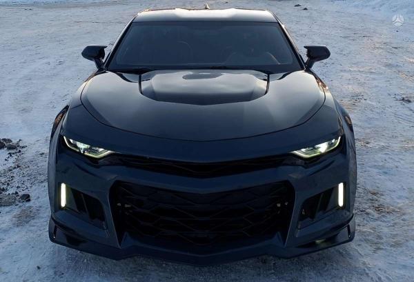 Pelēks Chevrolet Camaro 2021 Šauļi, ar dzinēja tilpumu 2.00 L un nobraukumu 81 tūkst. km par 24079 €, foto 2 vietnē AUTOMOTO.COM.LV