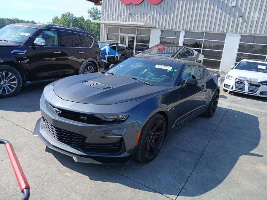 Pelēks Chevrolet Camaro 2021 Kauņa, ar dzinēja tilpumu 6.20 L un nobraukumu 192 tūkst. km par 19360 €, foto 1 vietnē AUTOMOTO.COM.LV