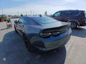 Pelēks Chevrolet Camaro 2021 Kauņa, ar dzinēja tilpumu 6.20 L un nobraukumu 192 tūkst. km par 19360 €, foto 5 vietnē AUTOMOTO.COM.LV