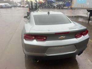 Grey Chevrolet Camaro 2023 in Ukmerge, with an engine capacity of 2.00 L and mileage of 48 thousand km for 14990 €, photo 5 on AUTOMOTO.COM.LV