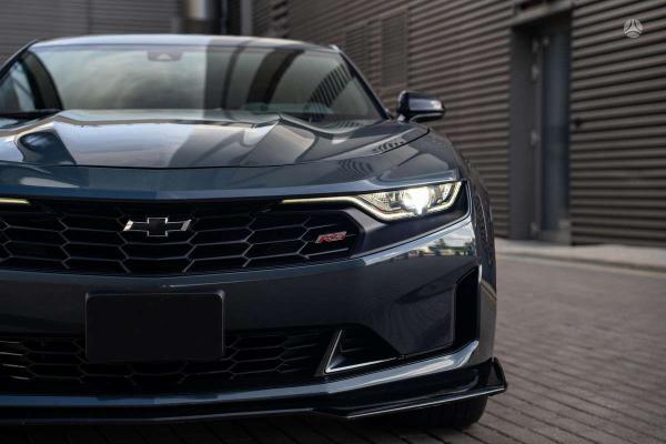 Grey Chevrolet Camaro 2023 in Vilnius, with an engine capacity of 3.60 L and mileage of 70 thousand km for 25999 €, photo 6 on AUTOMOTO.COM.LV