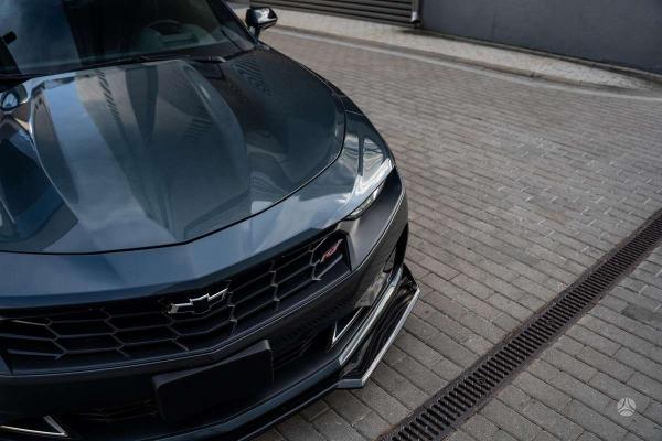 Grey Chevrolet Camaro 2023 in Vilnius, with an engine capacity of 3.60 L and mileage of 70 thousand km for 25999 €, photo 8 on AUTOMOTO.COM.LV