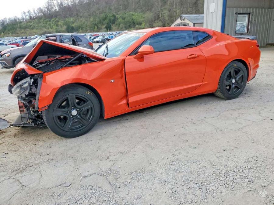 Oranžs Chevrolet Camaro 2019 Ukmergė, ar dzinēja tilpumu 2.00 L un nobraukumu 93 tūkst. km par 9490 €, foto 1 vietnē AUTOMOTO.COM.LV
