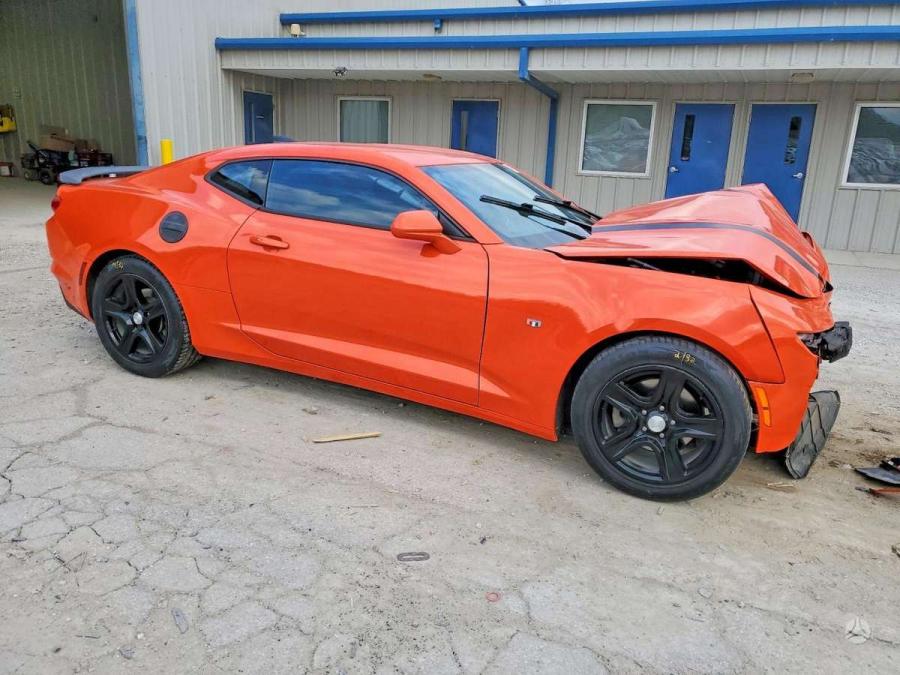 Oranžs Chevrolet Camaro 2019 Ukmergė, ar dzinēja tilpumu 2.00 L un nobraukumu 93 tūkst. km par 9490 €, foto 6 vietnē AUTOMOTO.COM.LV