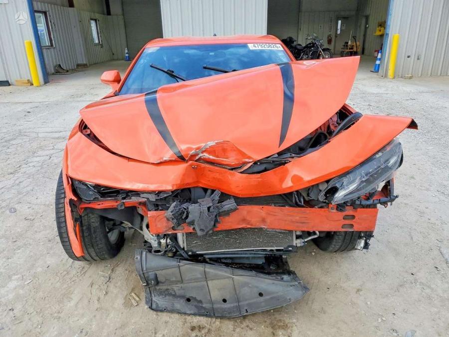 Oranžs Chevrolet Camaro 2019 Ukmergė, ar dzinēja tilpumu 2.00 L un nobraukumu 93 tūkst. km par 9490 €, foto 7 vietnē AUTOMOTO.COM.LV