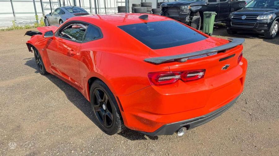 Oranžs Chevrolet Camaro 2019 Ukmergė, ar dzinēja tilpumu 2.00 L un nobraukumu 93 tūkst. km par 8999 €, foto 1 vietnē AUTOMOTO.COM.LV