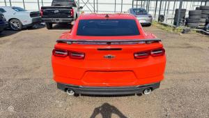 Oranžs Chevrolet Camaro 2019 Ukmergė, ar dzinēja tilpumu 2.00 L un nobraukumu 93 tūkst. km par 8999 €, foto 3 vietnē AUTOMOTO.COM.LV