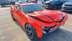 Oranžs Chevrolet Camaro 2019 Ukmergė, ar dzinēja tilpumu 2.00 L un nobraukumu 93 tūkst. km par 8999 €, foto 6 vietnē AUTOMOTO.COM.LV