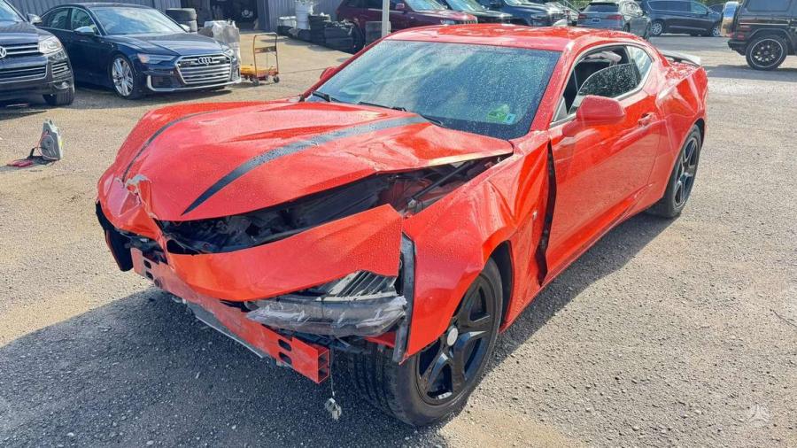 Oranžs Chevrolet Camaro 2019 Ukmergė, ar dzinēja tilpumu 2.00 L un nobraukumu 93 tūkst. km par 8999 €, foto 9 vietnē AUTOMOTO.COM.LV