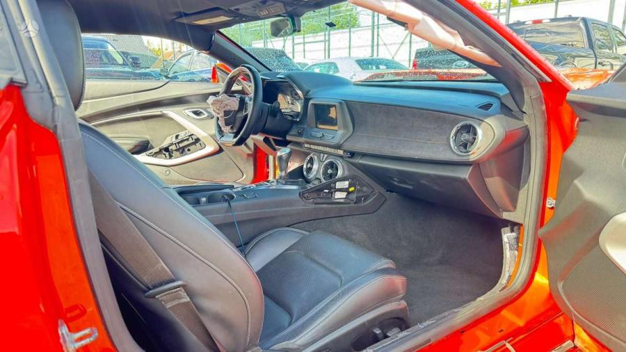 Oranžs Chevrolet Camaro 2019 Ukmergė, ar dzinēja tilpumu 2.00 L un nobraukumu 93 tūkst. km par 8999 €, foto 14 vietnē AUTOMOTO.COM.LV
